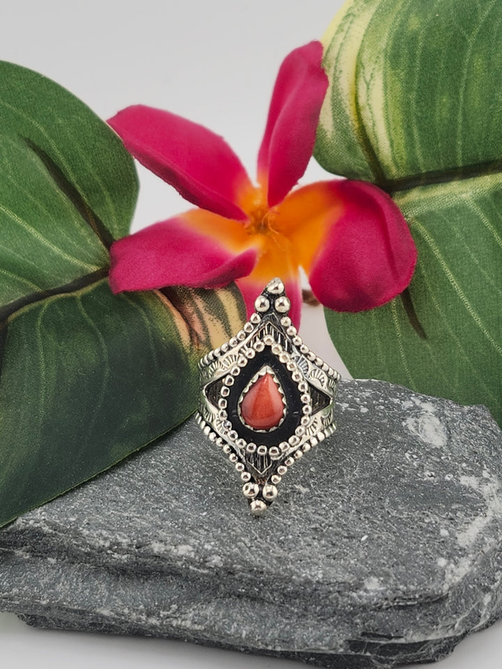 Marquee Red Spiny Oyster Ring Size 6 – The Collective Jewelry & Gems