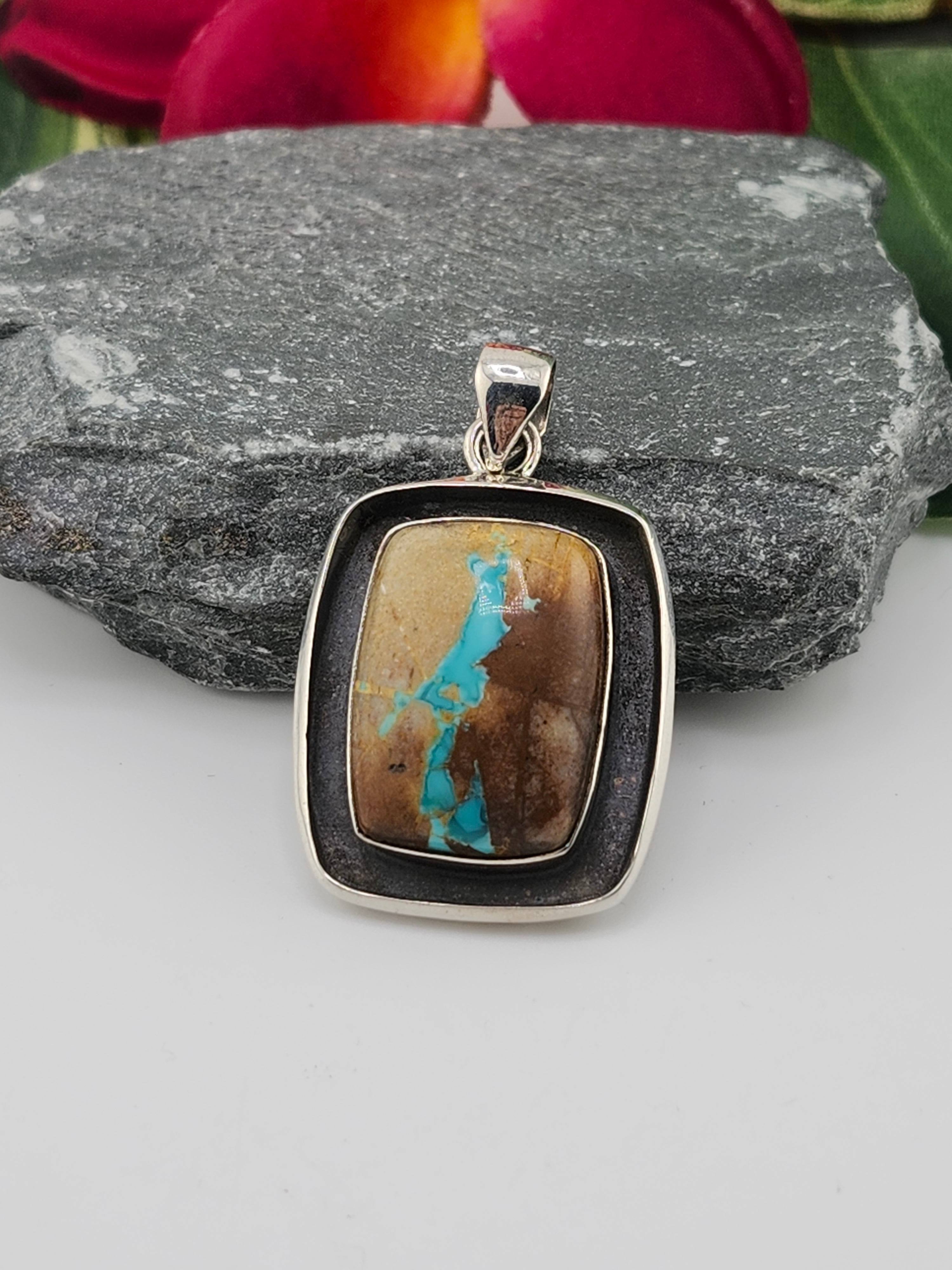 Royston Ribbon Turquoise Shadowbox Pendant – The Collective Jewelry & Gems